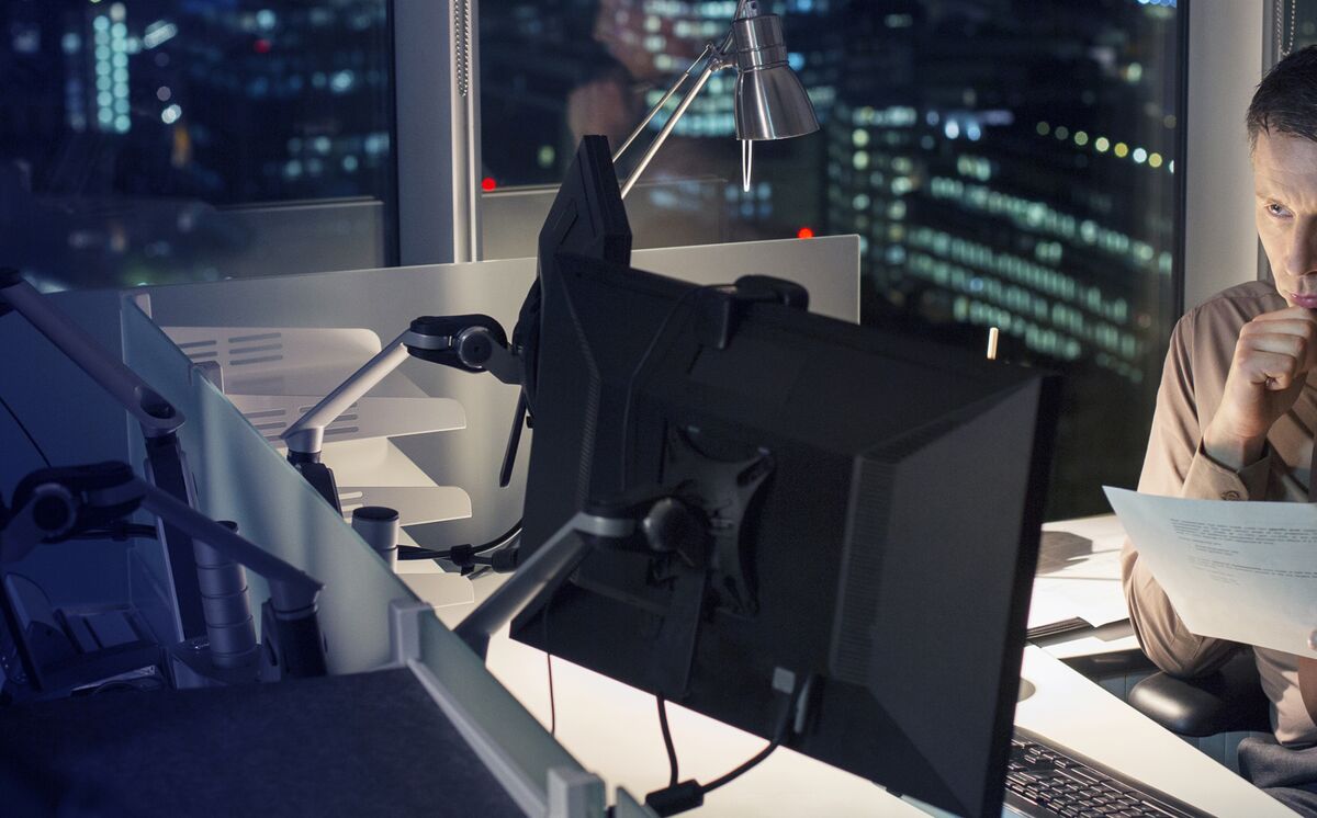 Treasury Traders Becoming ‘24 Hour Party People’ - Bloomberg