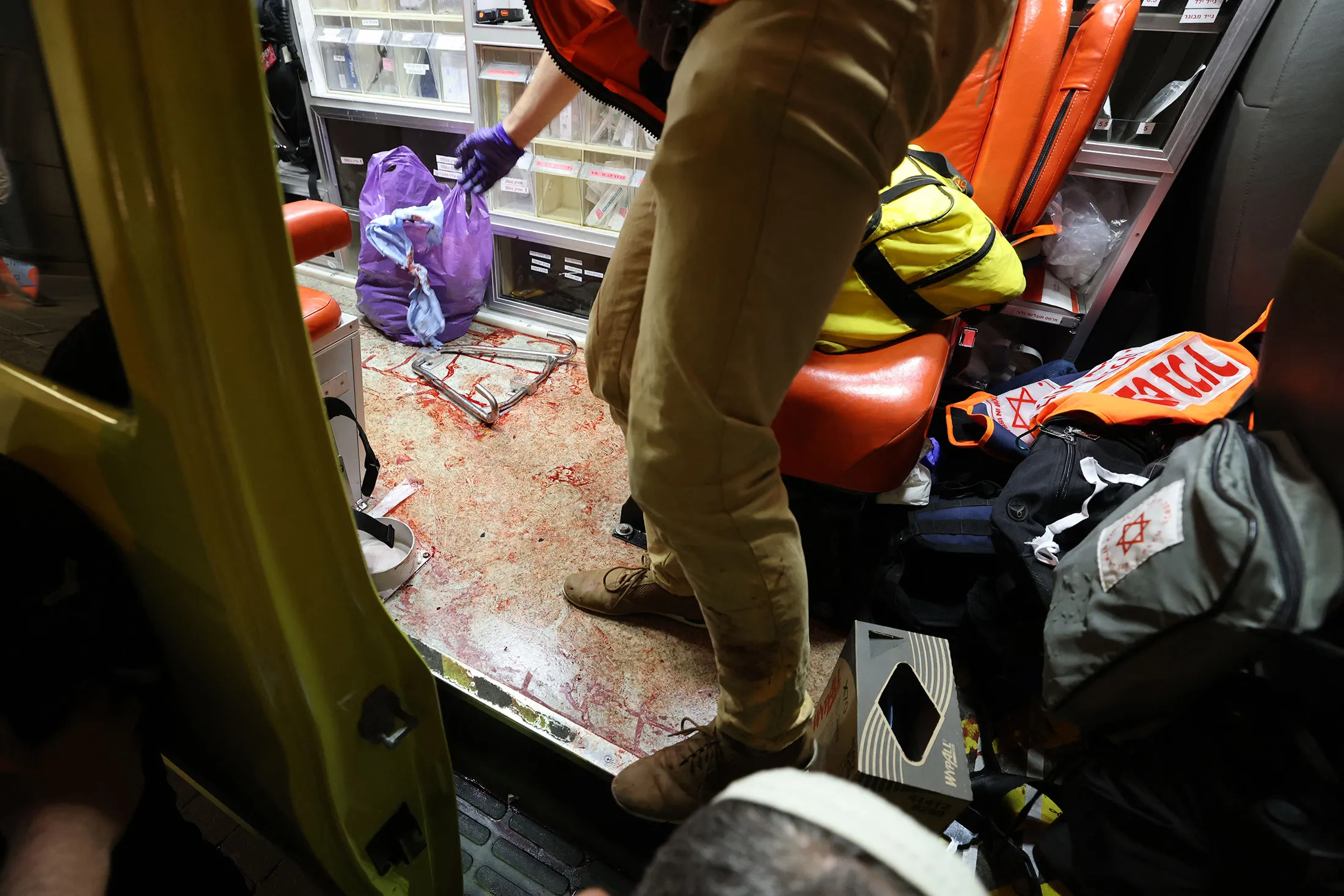 Palestinian Gunman, Israeli Man, Dead in West Bank Attack - Bloomberg