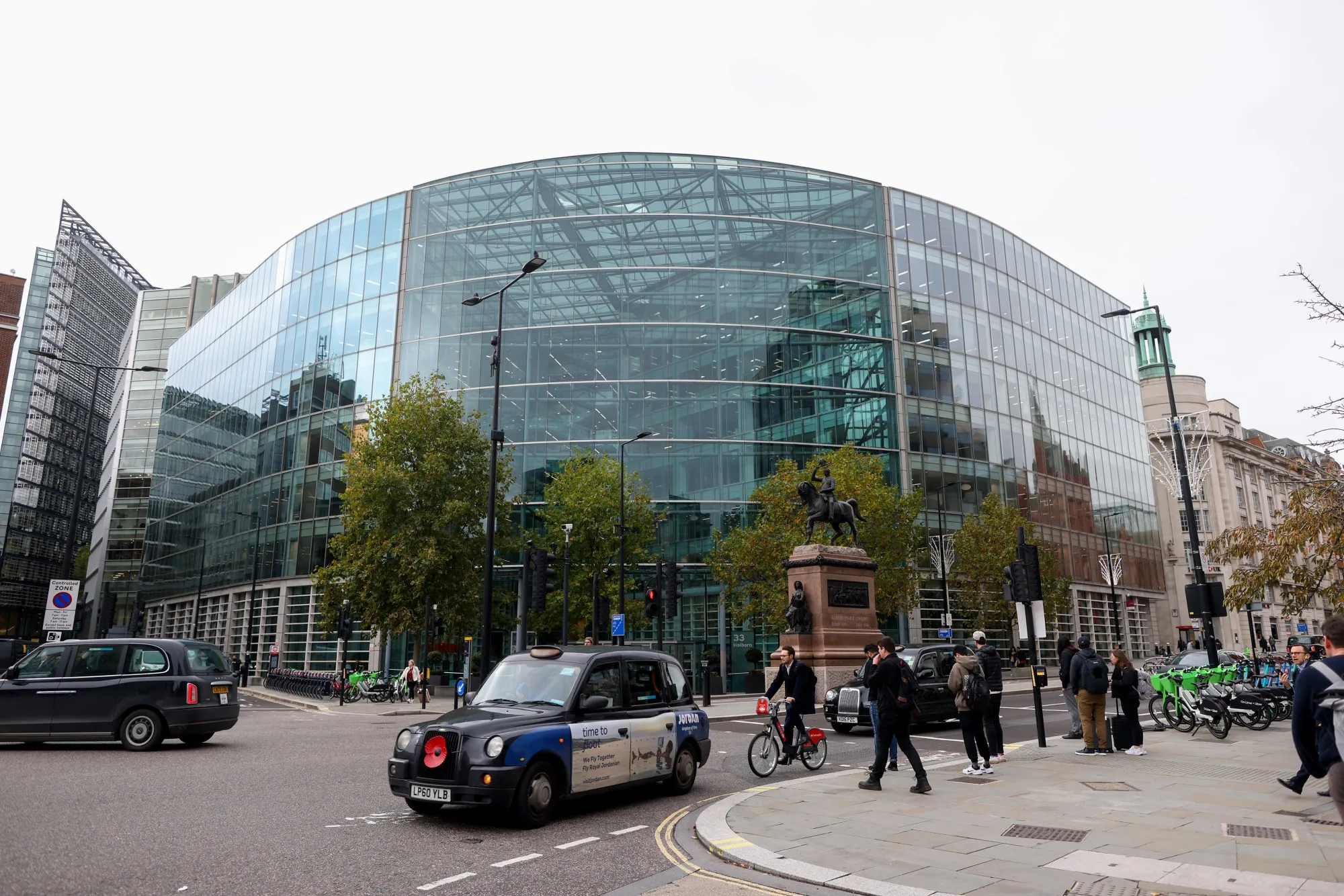 London’s Costly Office Refurbs Push Chinese Owners Towards Exit - Bloomberg